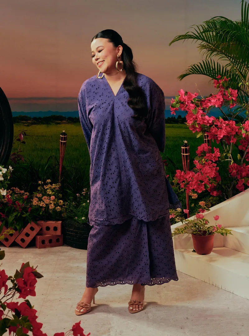 Dusty Purple Tun Yasmin Embroidered Eyelet Oversized Kurung – CURVA ...