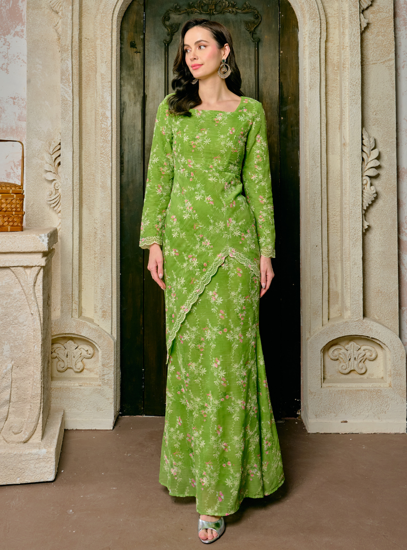 Manis Larnia Asymmetrical Kurung Pahang - Matcha – CURVA FABULOUS