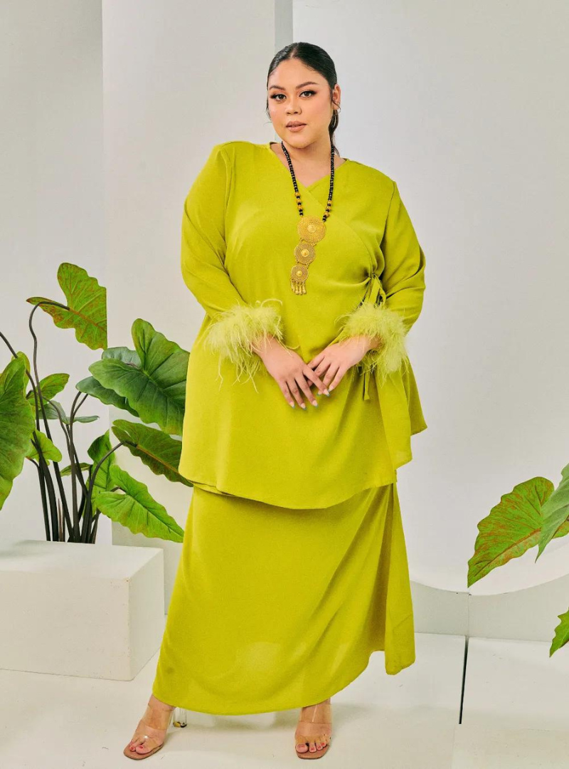 Tun Malika Feather Wrap Kurung – CURVA FABULOUS