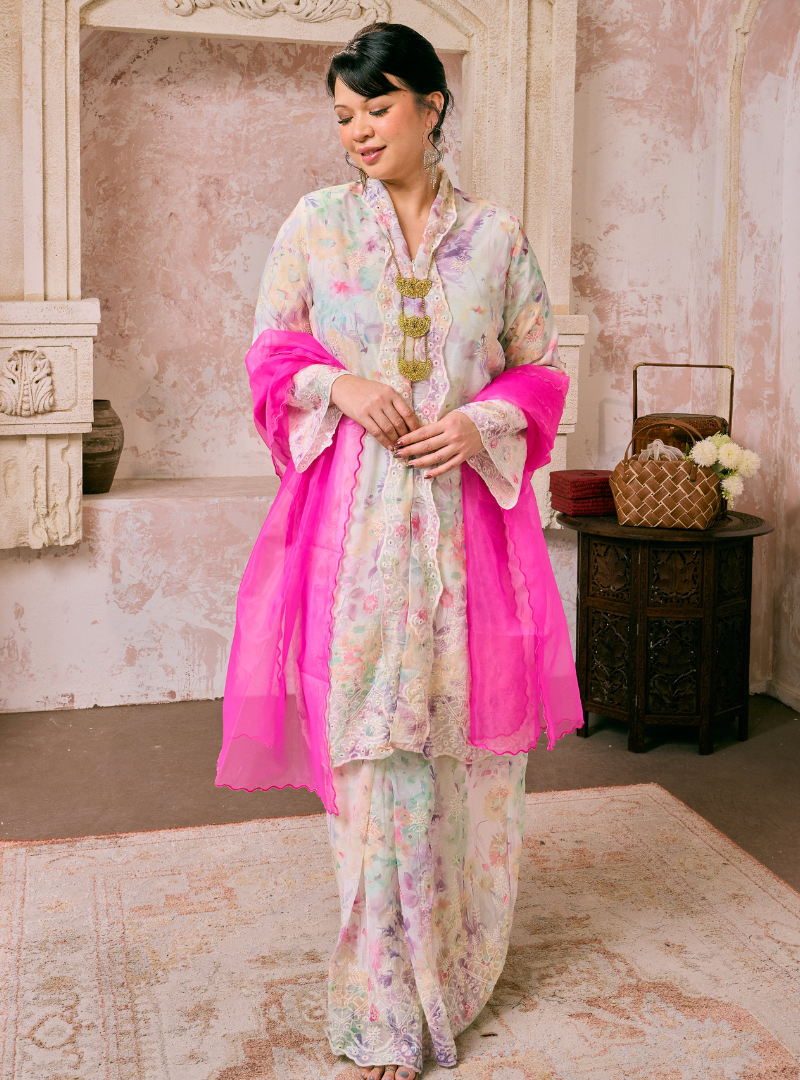 Amira Organza Selendang - Hot Pink – CURVA FABULOUS